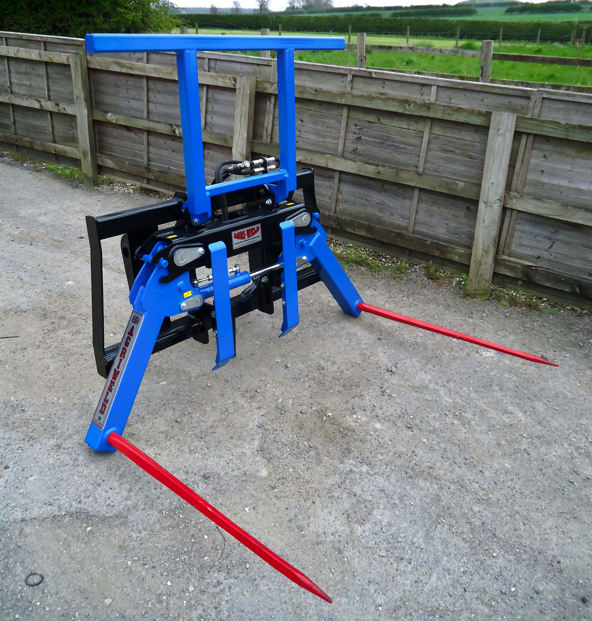 Range of bale handlers and squeezers for all bale types