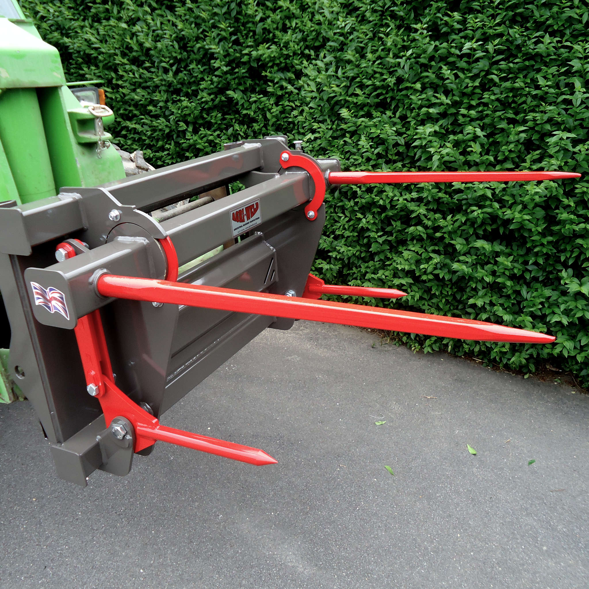 Range of bale handlers and squeezers for all bale types
