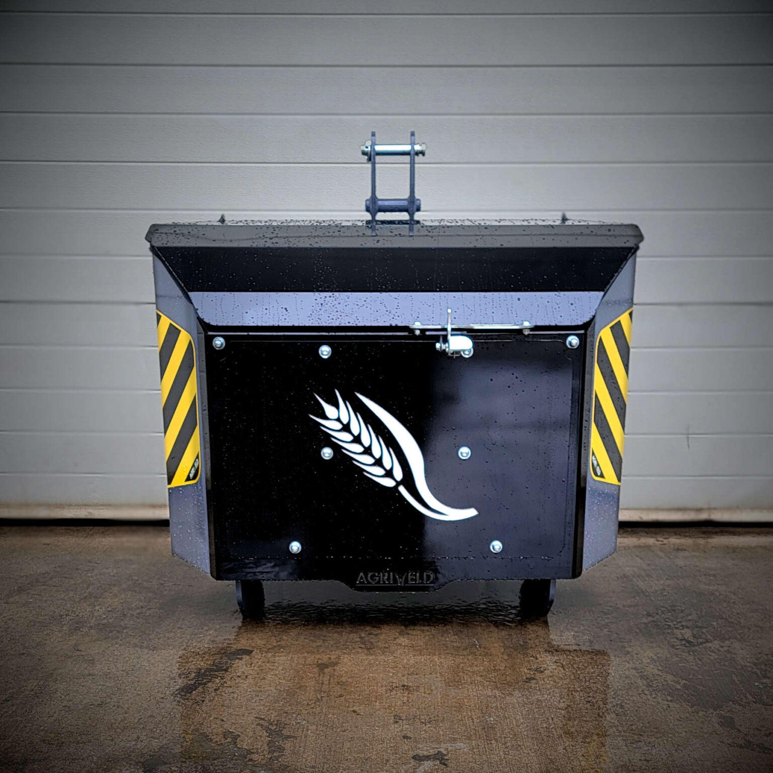 Market leading transport boxes for tractors and Unimogs