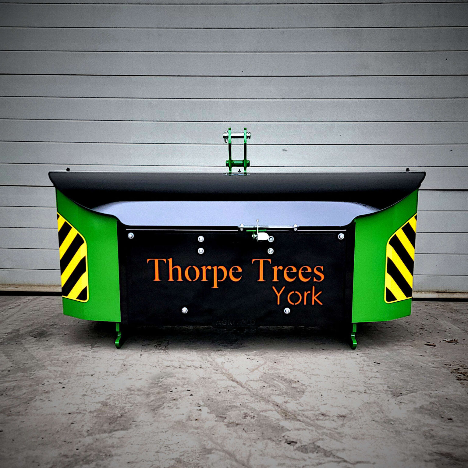 Market leading transport boxes for tractors and Unimogs